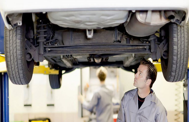 Leaving Your Car At Mechanics Overnight: 4 Things to Know